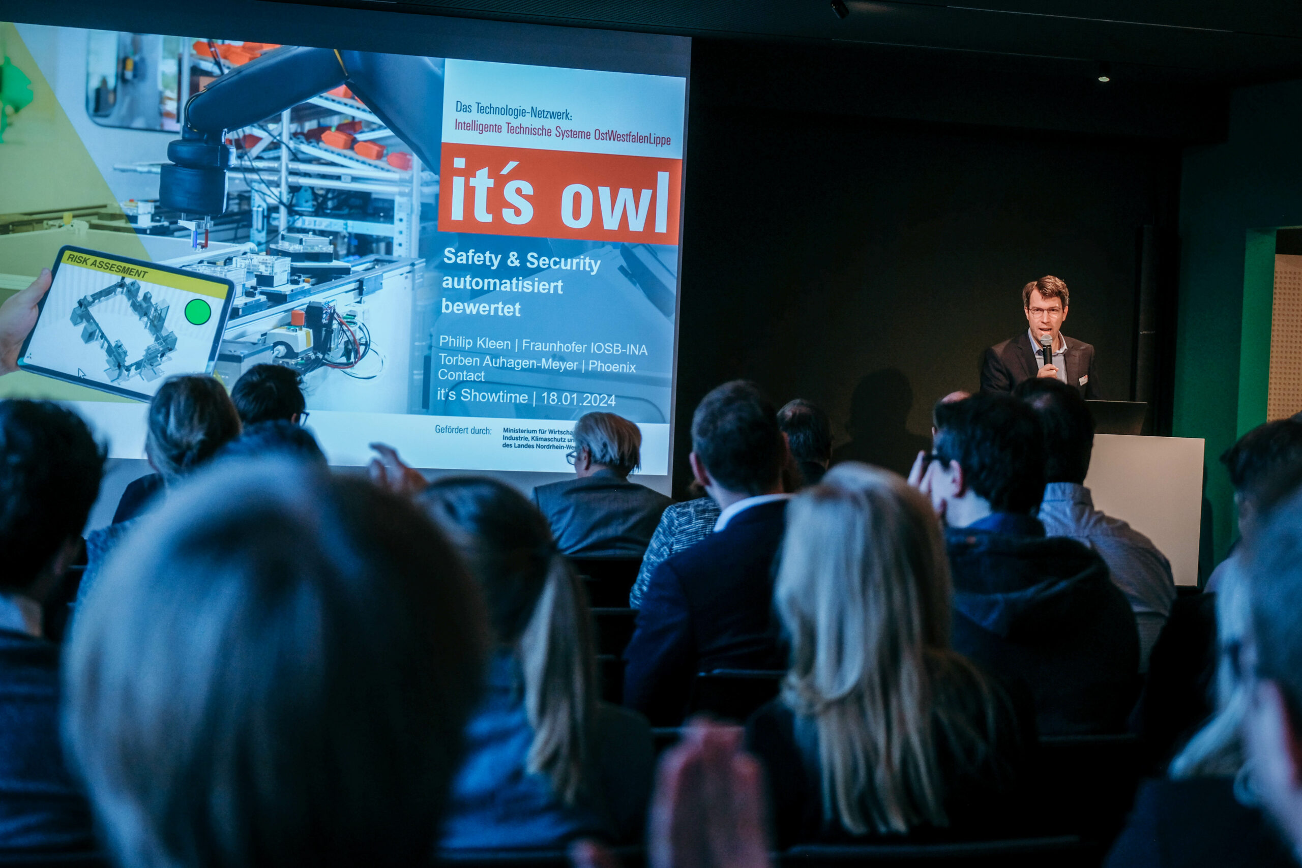 Intelligente Maschinensicherheit: it's OWL Projekt entwickelt Prozess ...
